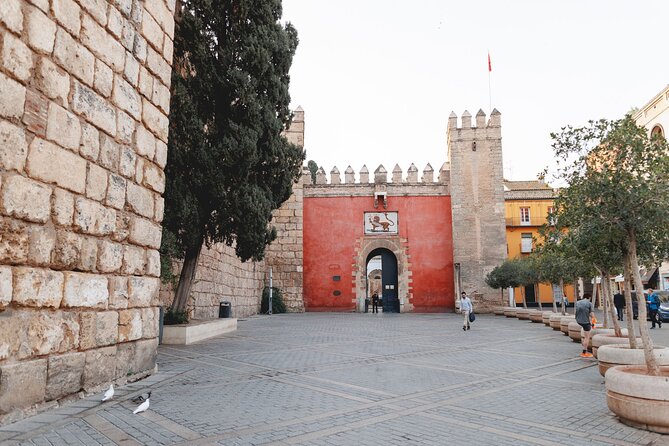 Seville Exclusive Beat the Crowds Guided Alcazar Before Opening - Skip-the-Line Entry