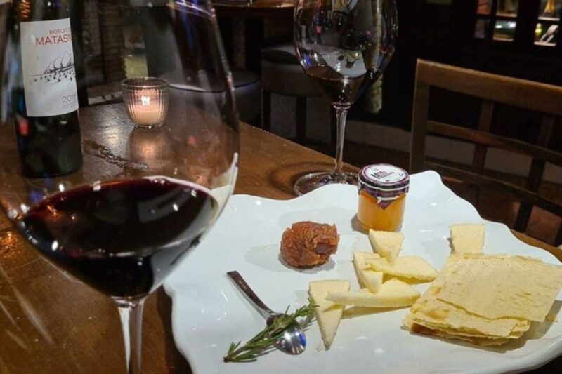 Seville: Flamenco Show and Tapas in Triana Private Tour - Exploring the Itinerary in Detail