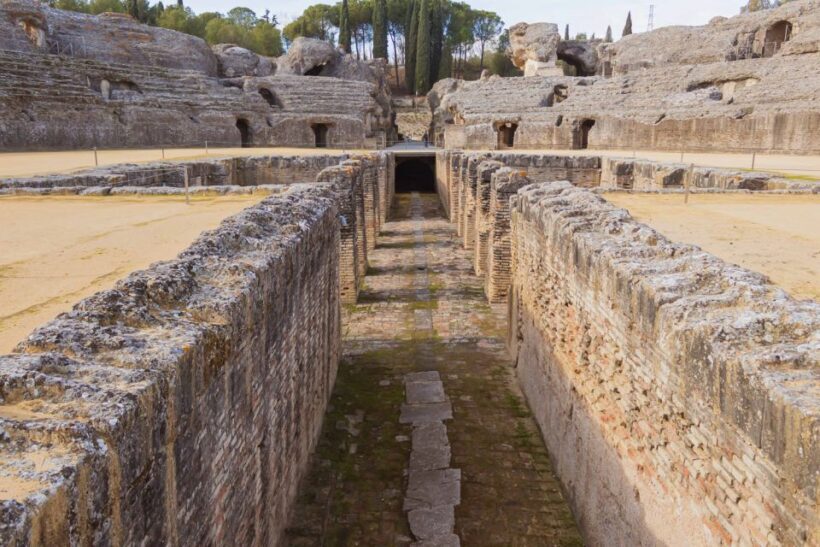 Seville: Game of Thrones and Roman Empire Italica Tour - Game of Thrones Connection: The Dragon Pit