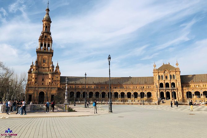 Seville Guided Horse Carriage Private Tour - Horse-Drawn Carriage Experience