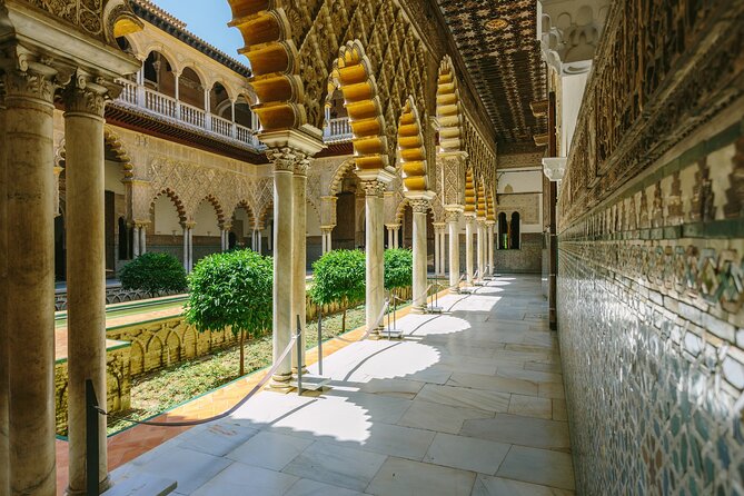 Seville: Guided Tour to the Alcazar + Cathedral and Giralda - Tips for a Smooth Tour Experience