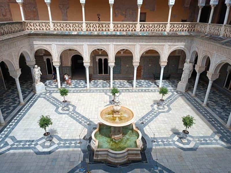 Seville: Guided visit of the Casa de Pilatos with entrance tickets - A Closer Look at the Tour Experience