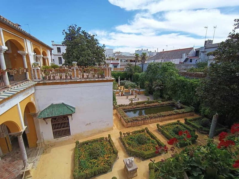 Seville: Guided visit of the Casa de Pilatos with entrance tickets - The Value of This Tour