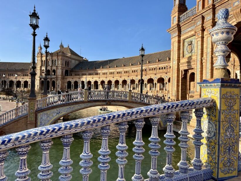 Seville: Guided Walking Tour with Optional Breakfast - Exploring Seville Through Its Sights and Stories