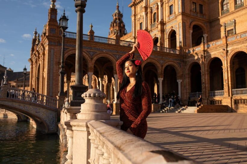 Seville: Professional Photoshoot at Plaza de España - FAQ