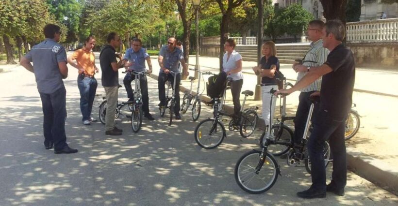 Seville: Relaxing Electric Bike tour with Tour Guide - Authentic Experiences & Authenticity