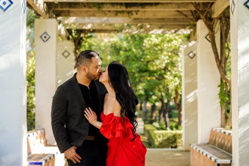 Seville: Romantic photoshoot for Couples - Authenticity and Value