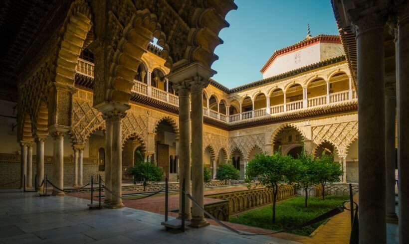 Seville: Royal Alcázar Guided Tour with Fast Entry Ticket - The Experience: A Closer Look