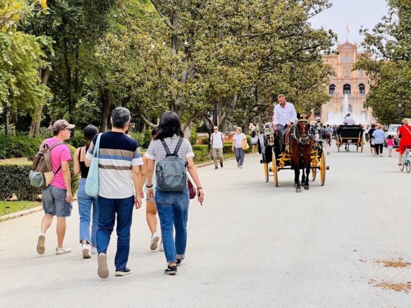 Seville: Royal Alcazar & Highlights of Seville Walking Tour - Seville Cathedral & Giralda: The City’s Architectural Jewel