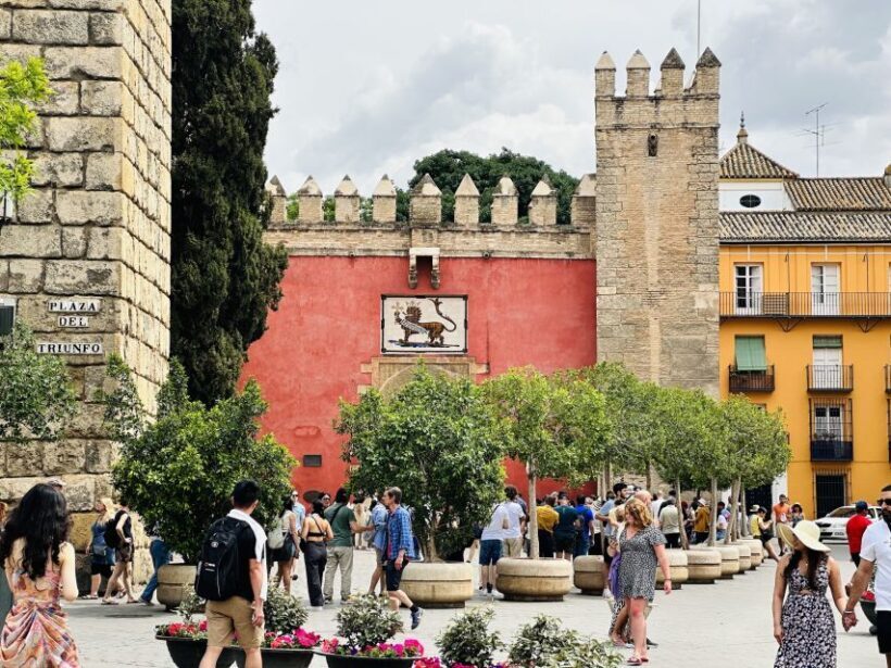 Seville: Royal Alcazar & Highlights of Seville Walking Tour - Reviews: Real Travelers Experiences