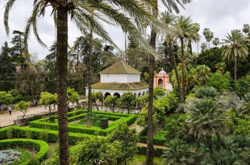 Seville: Small-Group Alcázar Guided Tour & Entry Ticket - Exploring the Alcázar of Seville: An Authentic Journey Through Time