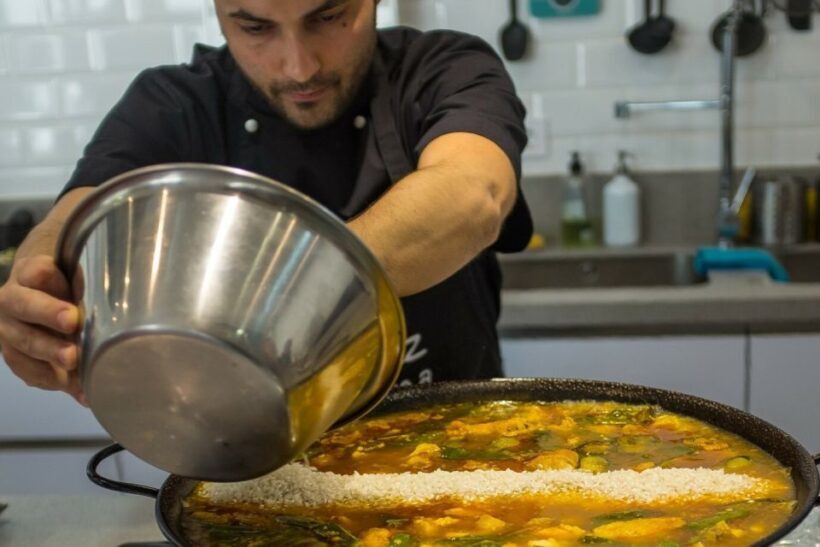 Seville: Spanish Cooking Class with Dinner - Key Points
