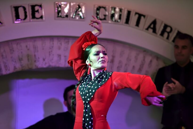 Seville: Ticket to Flamenco Show at La Casa de la Guitarra - A Deep Dive into the Experience