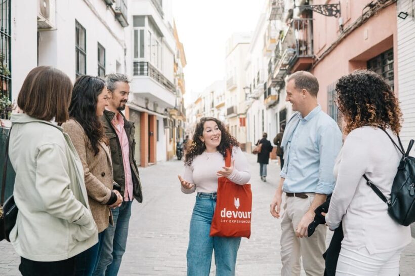 Seville: Triana Neighborhood Evening Tapas Tour - Key Points