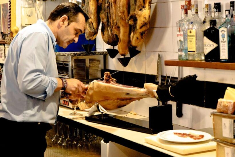 Seville: Wine and Gourmet Tapas Tour - Considerations and Practical Tips
