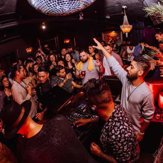 SF Pub Crawl and Clubbing Experience - What’s Included and What’s Not