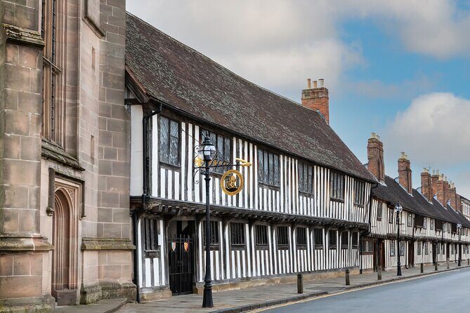 Shakespeare's Schoolroom & Guildhall Entry Ticket and Tour - Exploring the Itinerary
