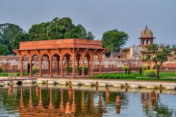 Shalimar Garden Private Tour and Wahga Border Flag Ceremony - Authentic Experience and Practical Tips