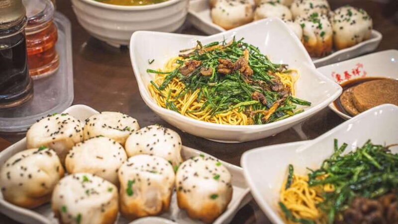 Shanghai: Evening Walking Food Tour - Key Points