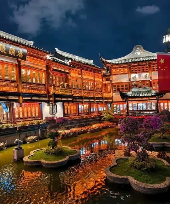 Shanghai: Jing'an Temple, Yu Garden, and Bazaar Private Tour - Exploring Yu Garden