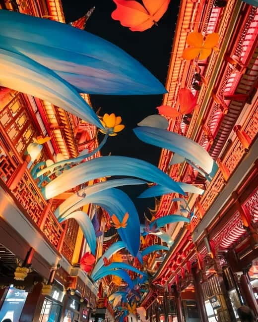 Shanghai: Jing'an Temple, Yu Garden, and Bazaar Private Tour - Practicalities and Considerations
