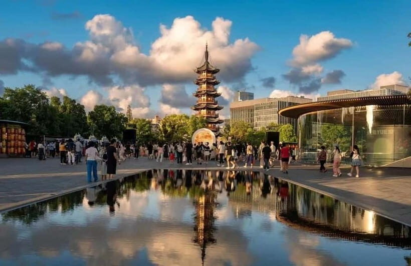 Shanghai: Longhua Temple Buddhist tour with local expert - An In-depth Look at the Tour