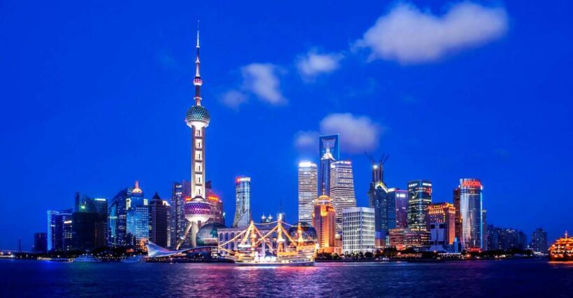 Shanghai: Night River Cruise Tour with Xinjiang Style Dining - An Authentic Look at the Experience
