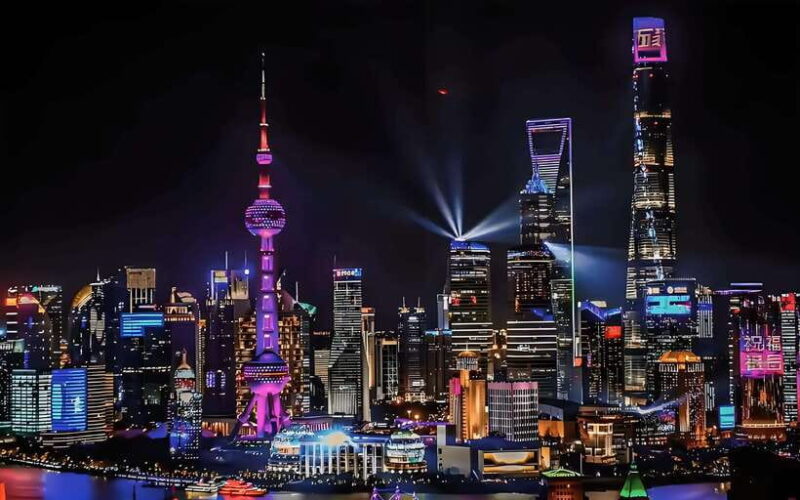 Shanghai Night River Cruise VIP Seat with Authentic Dinner - Who Should Consider This Tour?