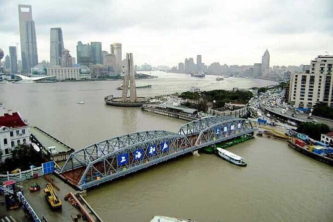Shanghai Private Night Tour: Shanghai Tower, Bund, Yuyuan Bazaar - FAQ