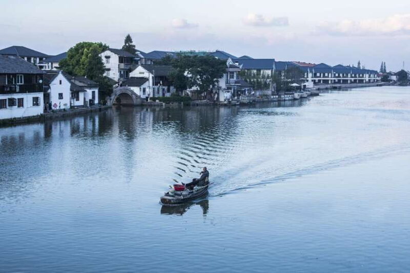 Shanghai Seven Treasure Town & Zhujiajiao Water Town Tour - Zhujiajiao: A Classic Water Town Experience