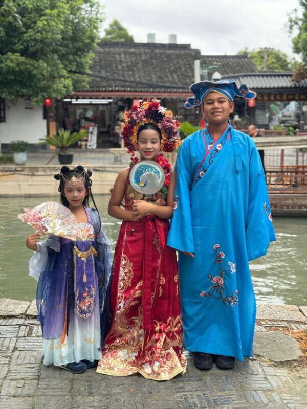 Shanghai Twilight Treasures: Old Town, Bund & Huangpu Cruise - The Itinerary in Depth