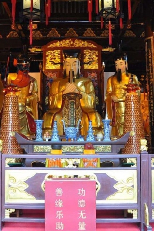 Shanghai: Yu Garden and City God Temple Walking Tour - Key Points