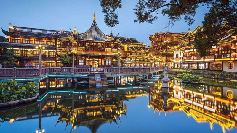 Shanghai: Yu Garden Entry or Zhujiajiao Water TownBund Tour - Key Points