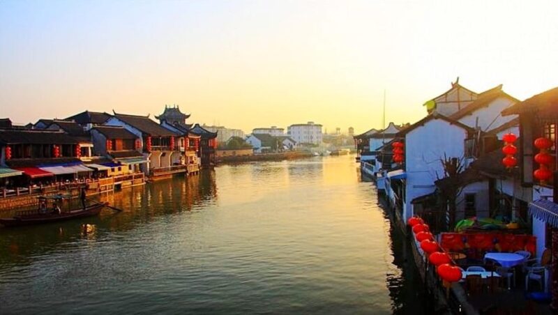 Shanghai: Zoo and Zhujiajiao Water Town Tour with Boat Ride - Exploring Zhujiajiao: Markets, Temples, and Waterways