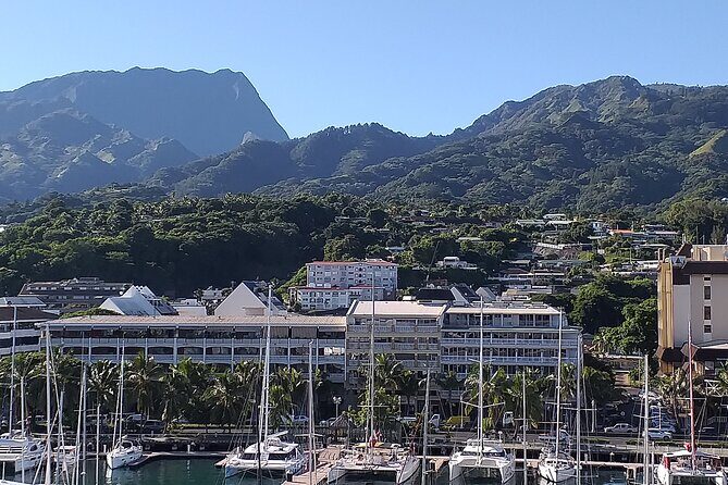 Shared 4.5h Circle Island Tour of Tahiti Nui by Lydia - An In-Depth Look at the Tour