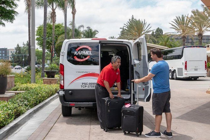 Shared Airport Departure Transfer Anaheim and Orange County to John Wayne Airport - Who Is This Service Best For?