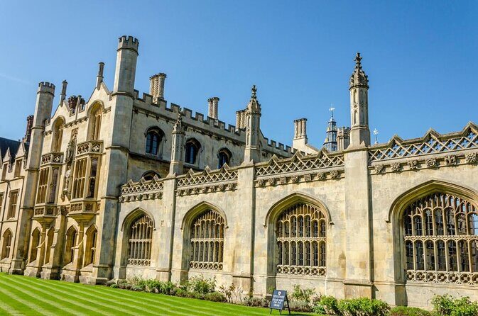 Shared | Alumni-led Cambridge Walking Tour w/opt King's Chapel - Key Points