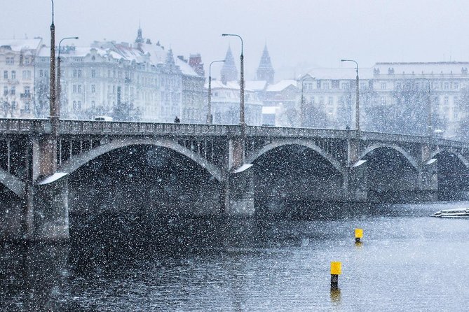 Shared Arrival Transfer: Prague Airport to Hotels - Booking and Cancellation Policy