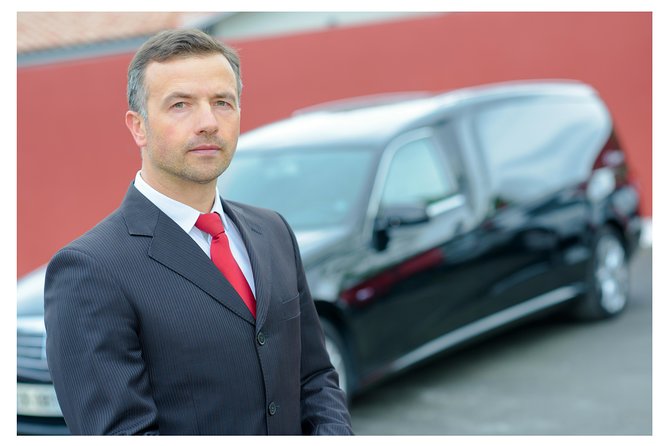 Shared Departure Transfer from your London Hotel to the Airport - Reliable and Comfortable: Shared Departure Transfer from Your London Hotel to the Airport