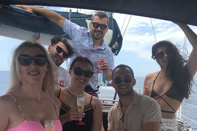 Shared Sailboat Experience Feel nature with dolphins - Key Points