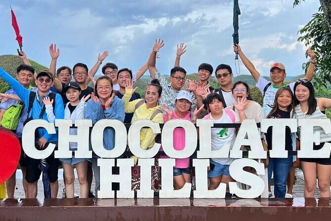 Shared Tour to Chocolate Hills, Tarsiers, & River Lunch in Bohol - Key Points