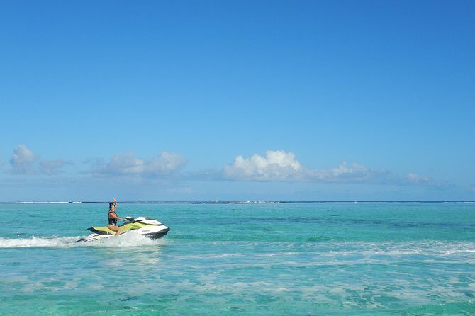Shared Transfer : Hotel to Moorea Airport (or) Pier - An In-Depth Look at the Shared Transfer Experience