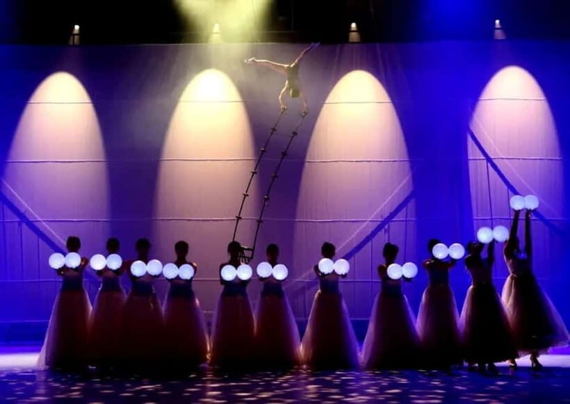 Shenzhen: Holographic Projection Show - Practical Details and Value