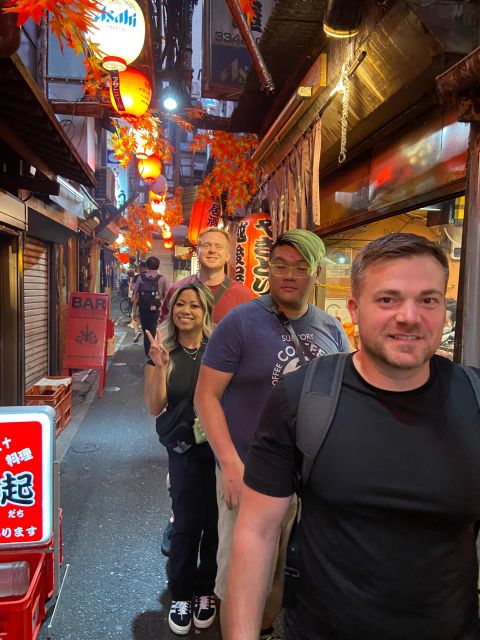 Shinjuku: Bar Hopping Night Tour at Japanese Izakaya - Local Guides
