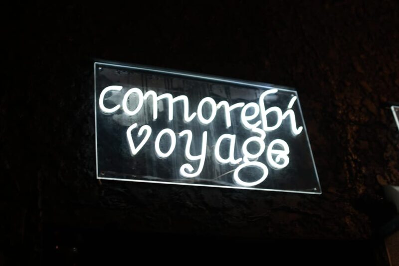 Shinjuku: Cinematic Neonlight Portlait Tour at Goldengai - Embracing the Allure of Neon Aesthetics