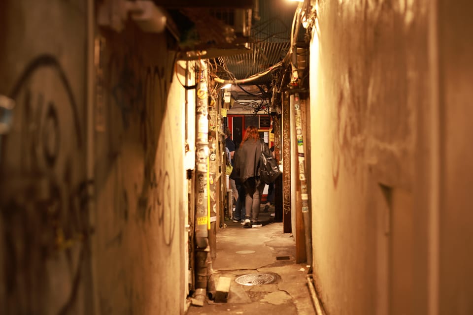Shinjuku: Cinematic Neonlight Portlait Tour at Goldengai - Minimizing Walking for a Focused Photography Session
