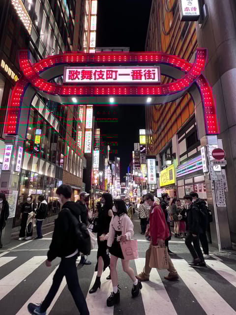 Shinjuku Kabukicho & Golden Gai Night Tour - Key Points