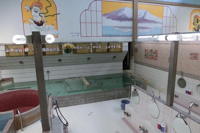 Shinjuku Kabukichou Local Areas Exploring Tour in Bar or Hot Bath - Health and Accessibility
