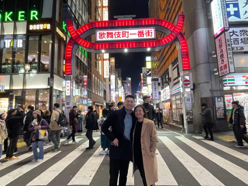 Shinjuku Night: Izakaya Dinner & Kabukicho Red Light Distric - Discovering the Red Light District