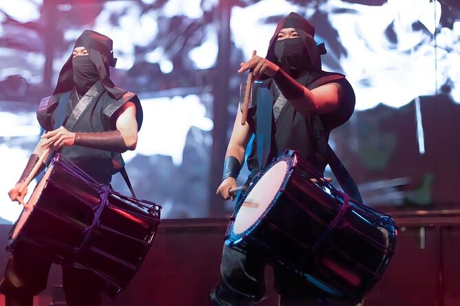 Shinjuku Ninja Live Show - Accessibility and Family-Friendly Atmosphere